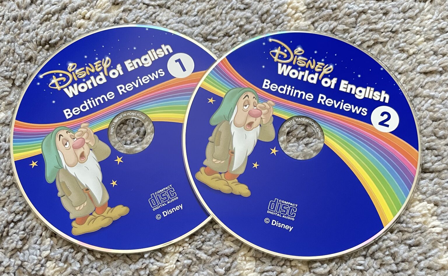 【丸わかりガイド】DWEとは？ディズニー英語システムの特徴・内容を現役ユーザーが徹底解説 | 共働き夫婦のDWEライフ